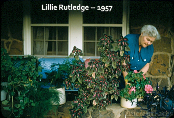 Zilphia Elizabeth "Lillie" (Hitt) Rutledge