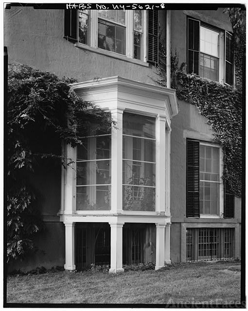 8. SOUTH FRONT OF MANSION, BAY WINDOW DETAIL - Edgewater,...