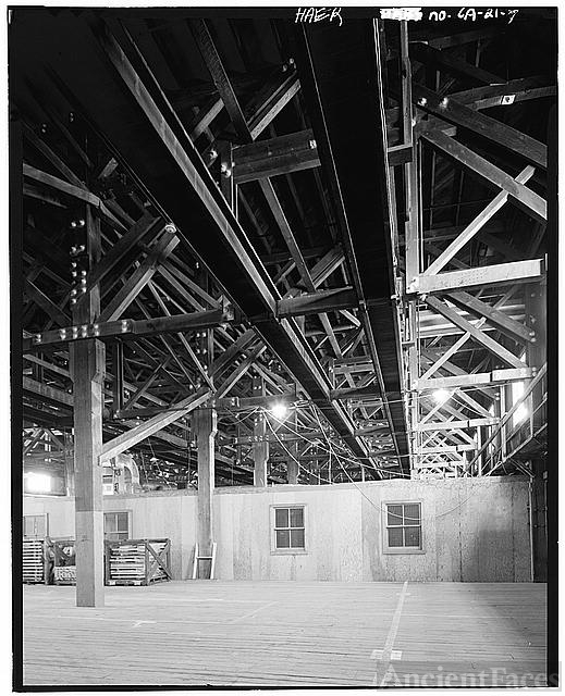 7. INTERIOR OF MAIN FLOOR, SHOWING TRUSS AND CATWALK...