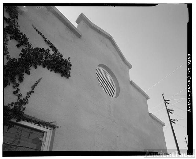 4. CLOSE-UP OF REAR STEPPED PARAPET GABLE SHOWING TOP...