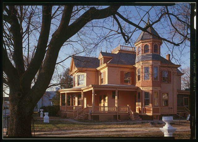 14. WEST FRONT AND SOUTHSIDE - John B. Lindale House
