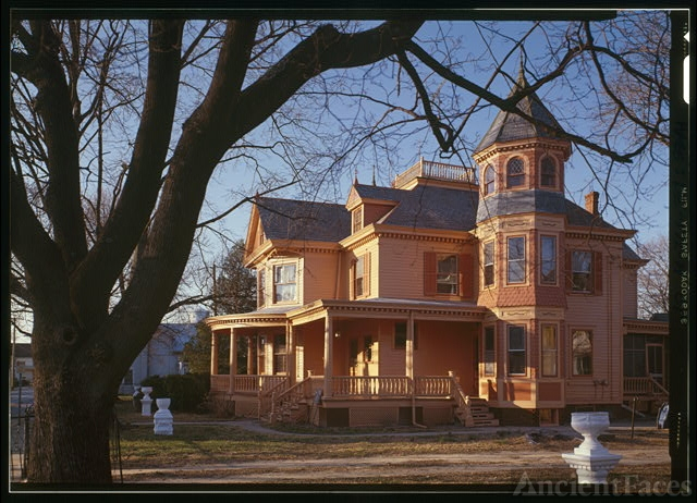 14. WEST FRONT AND SOUTHSIDE - John B. Lindale House