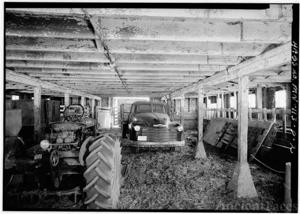 2. INTERIOR VIEW - Femco Farm, Sheep Barn, Kent, Wilkin...