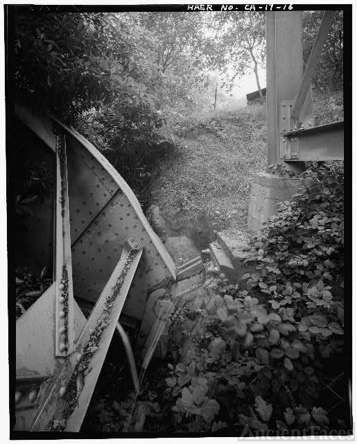 16. DETAIL, ABUTMENT AND SHOE, EAST END OF NORTH ARCH RIB...
