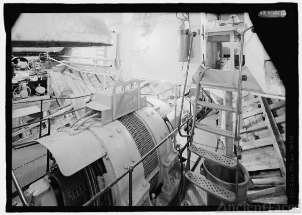 13. ELECTRIC MOTOR AND DRIVE SHAFT LOOKING AFT. HULL...