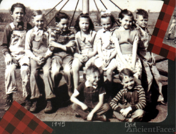 Bern, KS Grade School Photo 1945