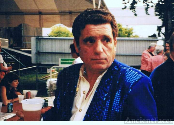 Arrhur Loria (1949 - 2010) - Naples, FL | 15 Memories, 8 Family Members ...