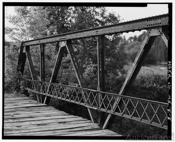 7. VIEW NORTH NORTHEAST, PIER AND PORTION OF TRUSSES