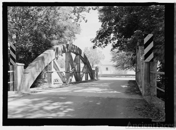 Perspective of east arch section, showing five panels...