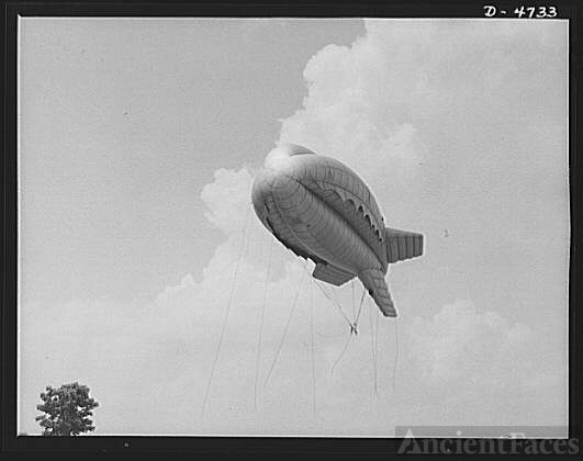 Parris Island. Marine Corps barrage balloons. Putting the...