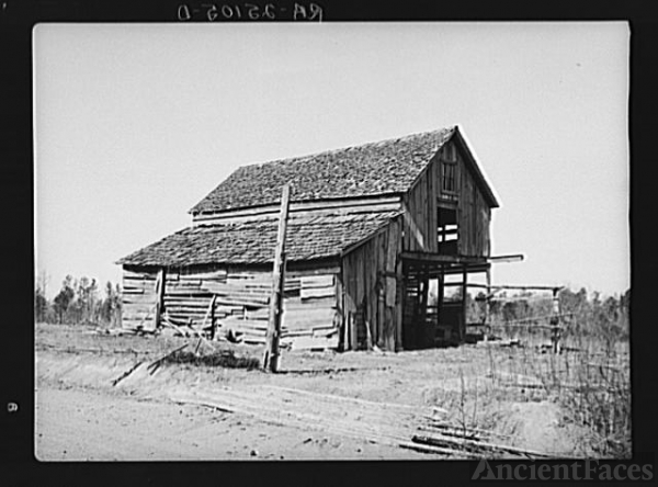 Barn on tenant's farm. Walker County, Alabama