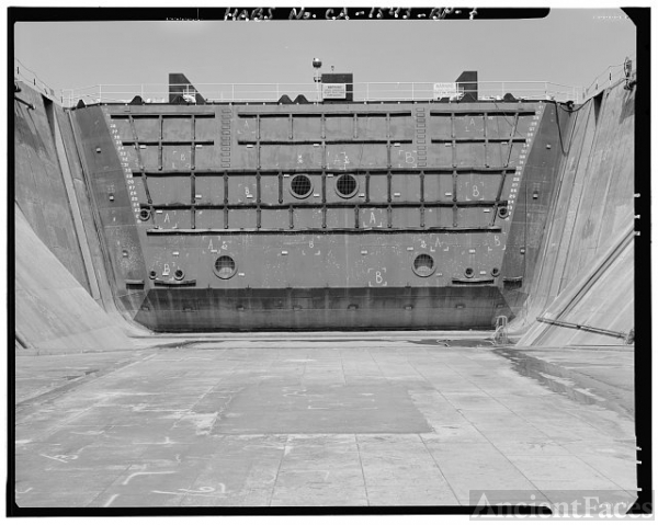 Detail of east end showing caisson. - Mare Island Naval...