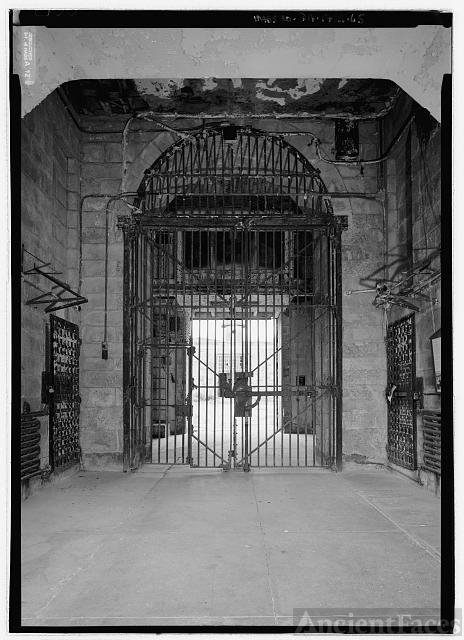 Gatehouse, facing north - Eastern State Penitentiary,...