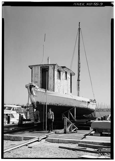 9. VIEW FROM STARBOARD QUARTER, SHOWING STERN OF VESSEL...