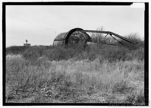 20. Collapsed 20th century water tower (building 37).