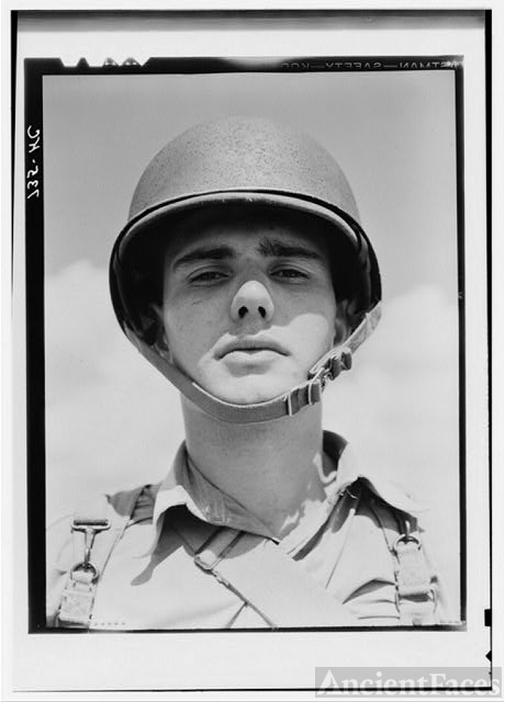 Portrait of a U.S. Army paratrooper