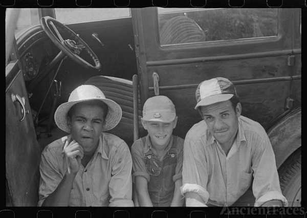 Members of threshing crew, central Ohio