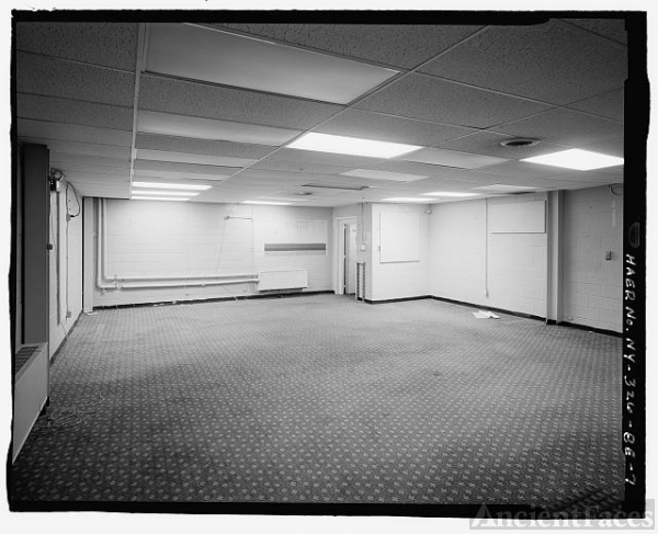 INTERIOR OF TARGET INTELLIGENCE ROOM. view TO WEST.
