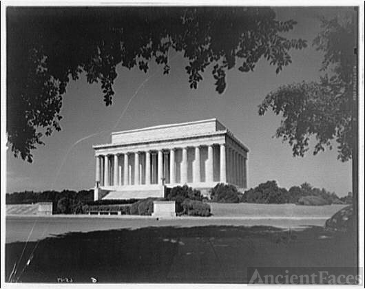 Lincoln Memorial. Front and right of Lincoln Memorial...