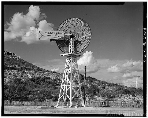 6. DETAIL OF WHEEL, RUDDER VANE, AND SIDE VANE - VIEW...