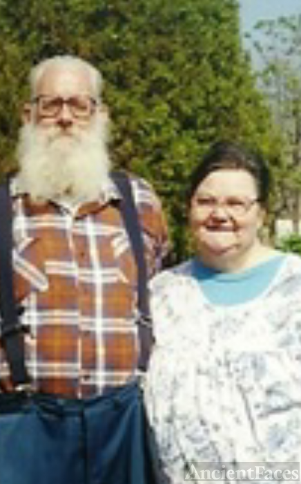 Avis (Cearley) & Hollis Howard