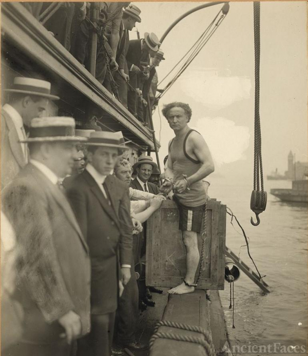Harry Houdini Trick 1912