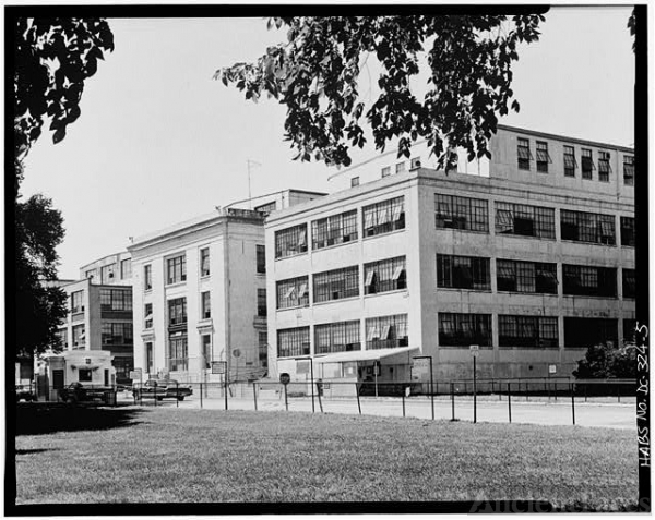 5. SOUTH ENTRANCE - U.S. Navy & Munitions Buildings,...