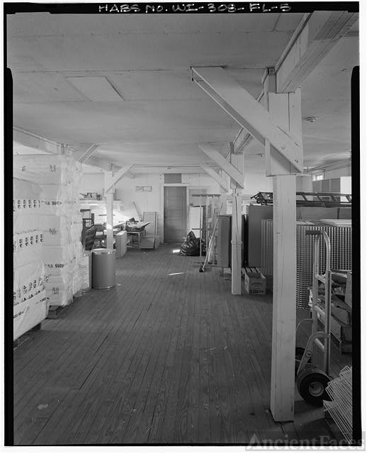 5. INTERIOR VIEW OF FIRST FLOOR SQUAD ROOM, LOOKING NORTH...