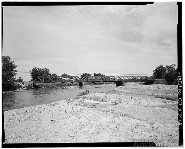2. OVERALL VIEW OF BRIDGE, LOOKING NORTH FROM SOUTH...