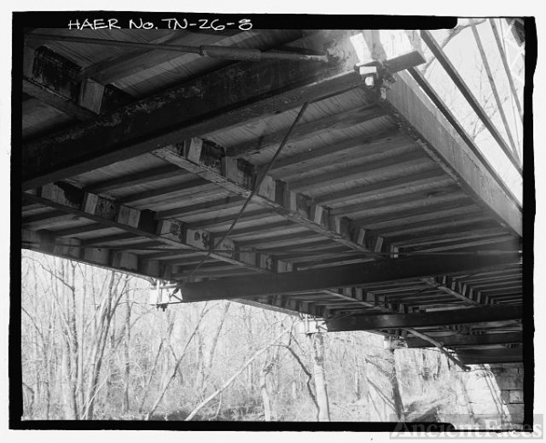 8. Stringer and bottom lateral bracing, north side