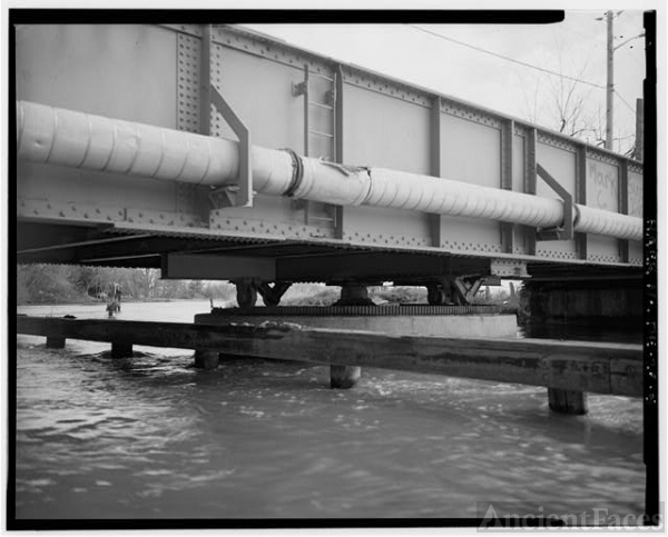 5. SIDE VIEW, LOOKING NORTHEAST AT PLATE GIRDER AND SWING...