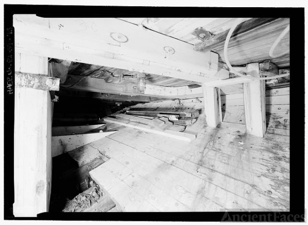 45. INTERIOR VIEW OF PORT SIDE, LOOKING AFT. - Schooner...