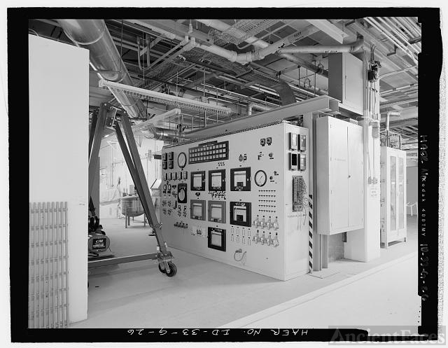 MTR BUILDING INTERIOR, TRA-603. BASEMENT. CAMERA IS IN...