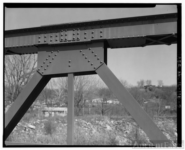 9. PANEL POINT, UPPER CHORD, NORTH TRUSS INTERIOR - Hill...