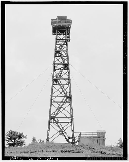5. SOUTH ELEVATION. - Hat Point Fire Lookout Tower,...