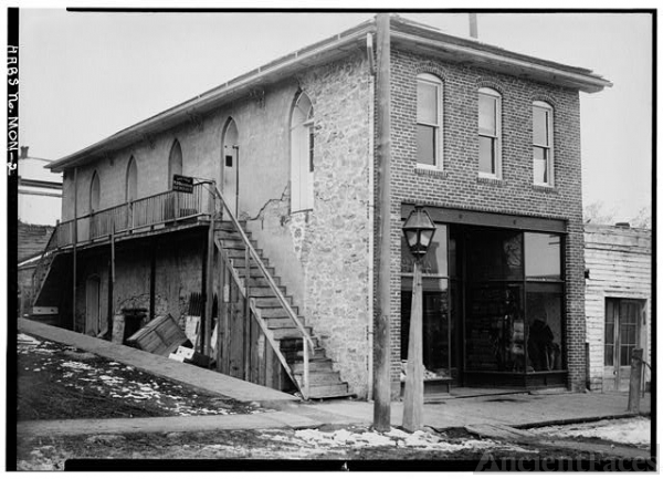 5. Historic American Buildings Survey Courtesy of...