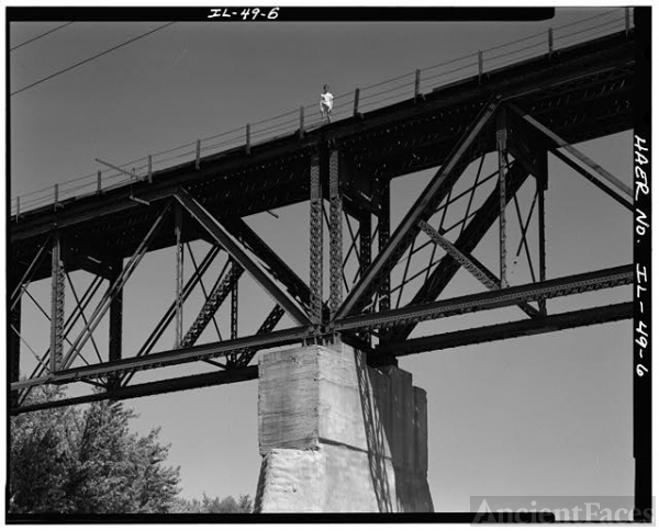 6. DETAIL OF PIER SUPPORTING DECK TRUSSES, WHICH WERE...