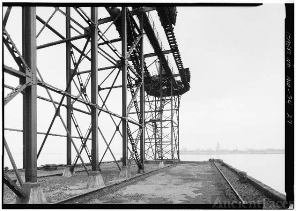 27. BARGE LOADING PIER, DETAIL SHOWING WEST END FROM...