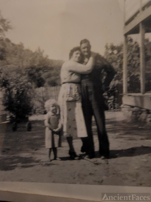 Mary lou howard risner and ida Howard and step brother shepard