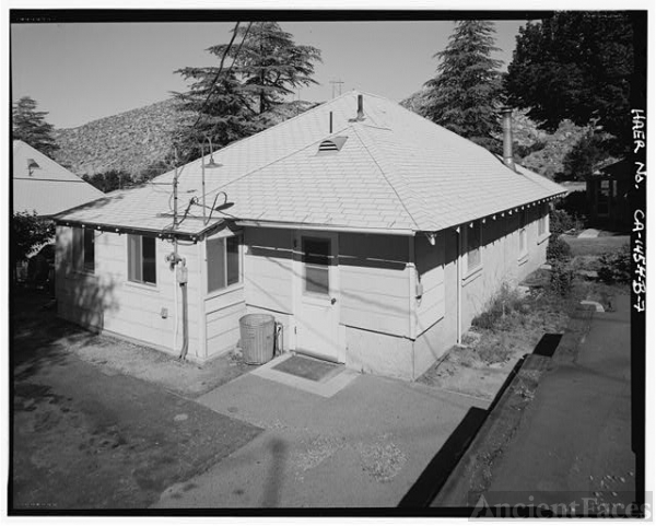 7. EXTERIOR OF WEST (REAR) END SHOWING ENTRANCE TO...