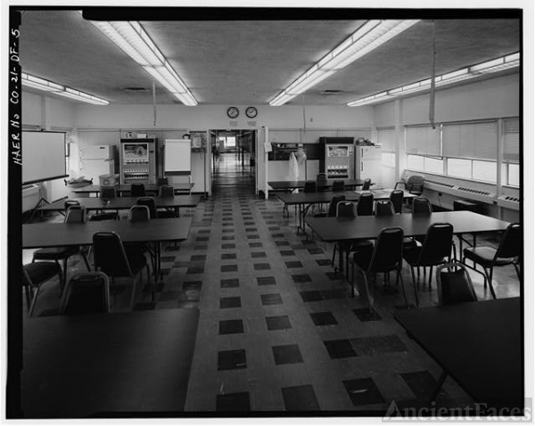 5. INTERIOR LUNCH ROOM OF BUILDING 1710. VIEW TO EAST.