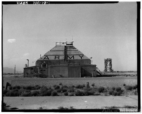 1. ARMY BLOCKHOUSE, LAUNCH COMPLEX 33: GENERAL VIEW,...