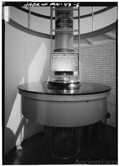 6. INTERIOR VIEW, DETAIL OF BASE OF LIGHT MECHANISM