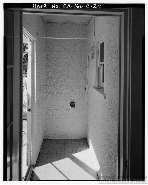 20. INTERIOR OF SIDE-ENTRY UTILITY ROOM SHOWING OPEN 1...