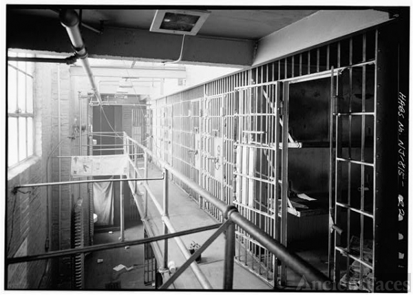 22. SECOND FLOOR, SECOND TIER OF JAIL CELLS - City Hall,...