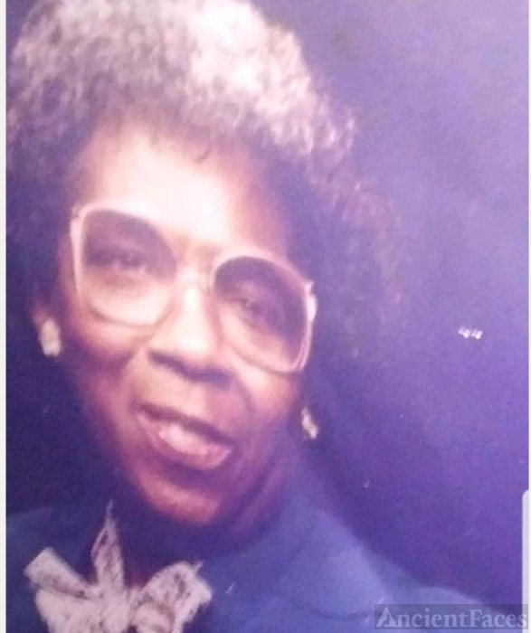 Lovie Lee Earvin (1926 - 2011) - Dallas, Texas | 4 Memories, 7 Family ...