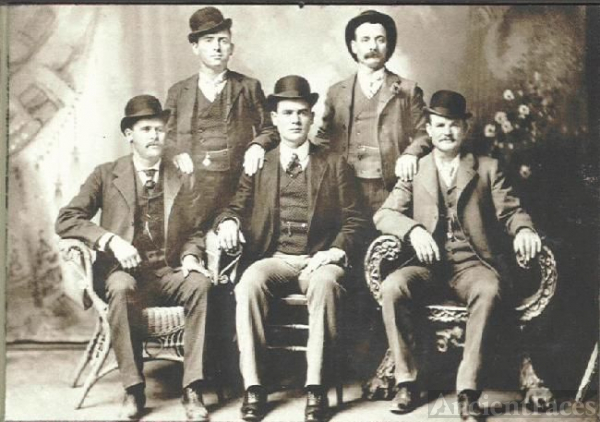 5 distinguished gentlemen