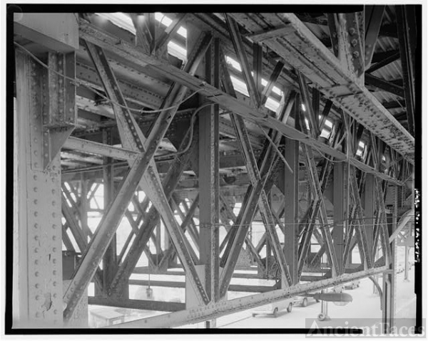 9. DETAIL OF PRATT AND WARREN TRUSS SYSTEM, BENEATH 56TH...