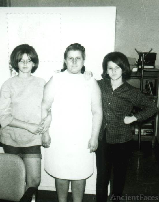 Gail Ford Lily Vivian (Buffham) Ford Linda Ford