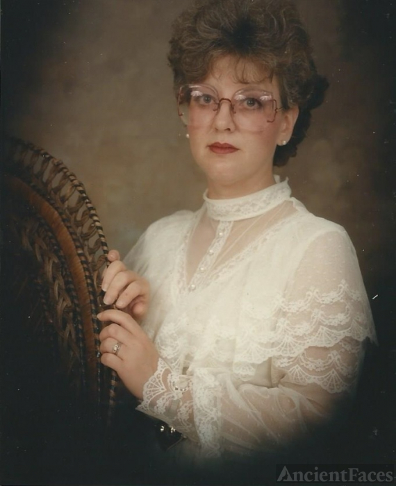 Linda S Warnke